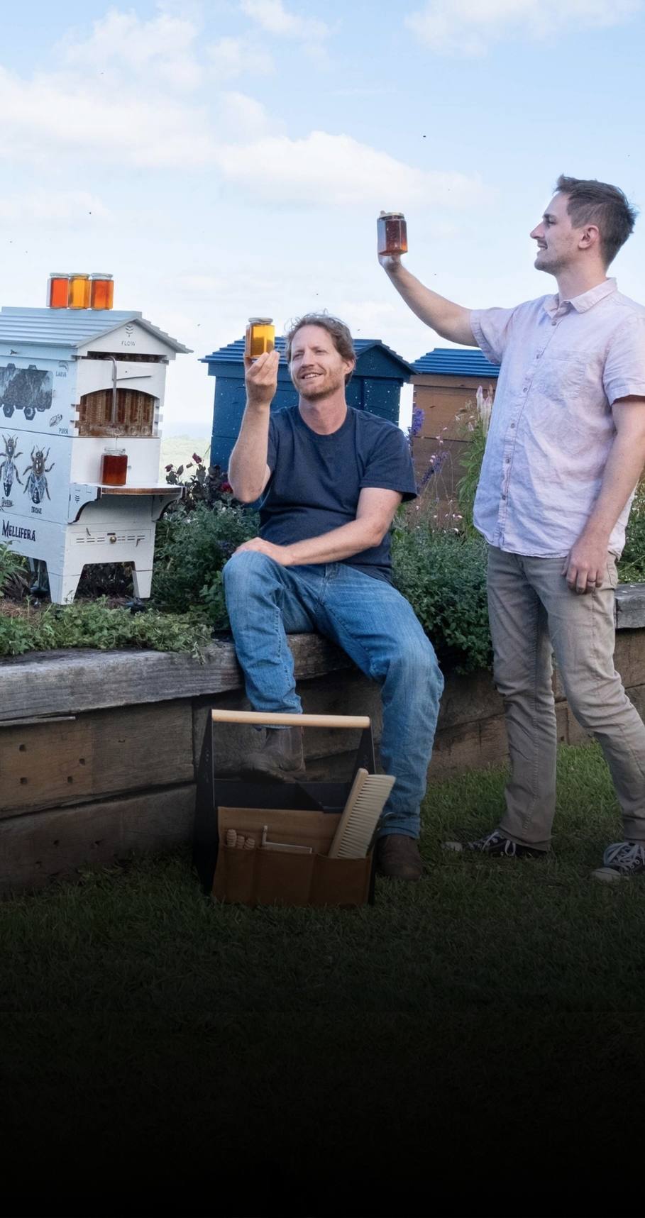 How to Start Beekeeping in Summer | Flow - Flow Hive US