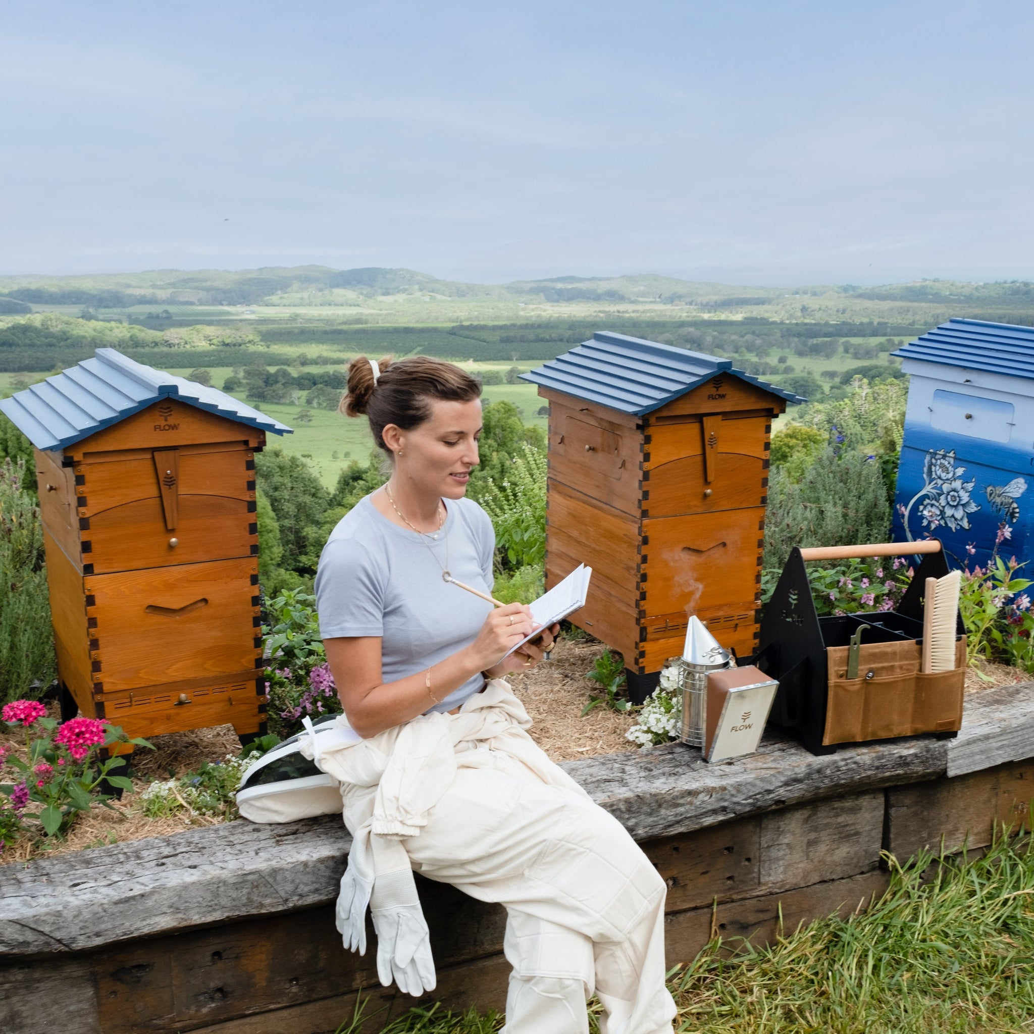 Flow Beekeeping Caddy - Flow Hive US
